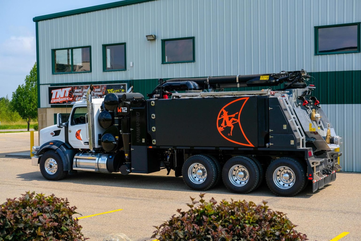TNT Customs Graphics & Signs | Red Deer, Alberta | Custom Graphics ...